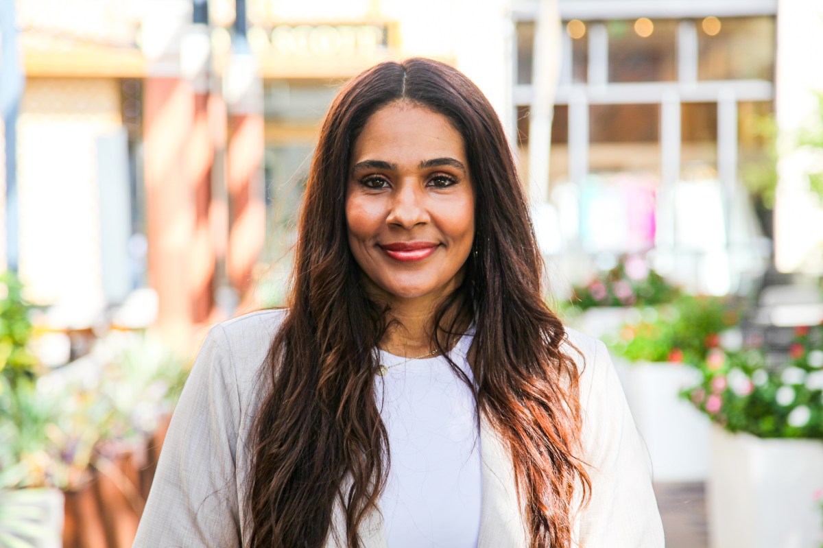 Angela Davidson-Weathers – Design by Jason